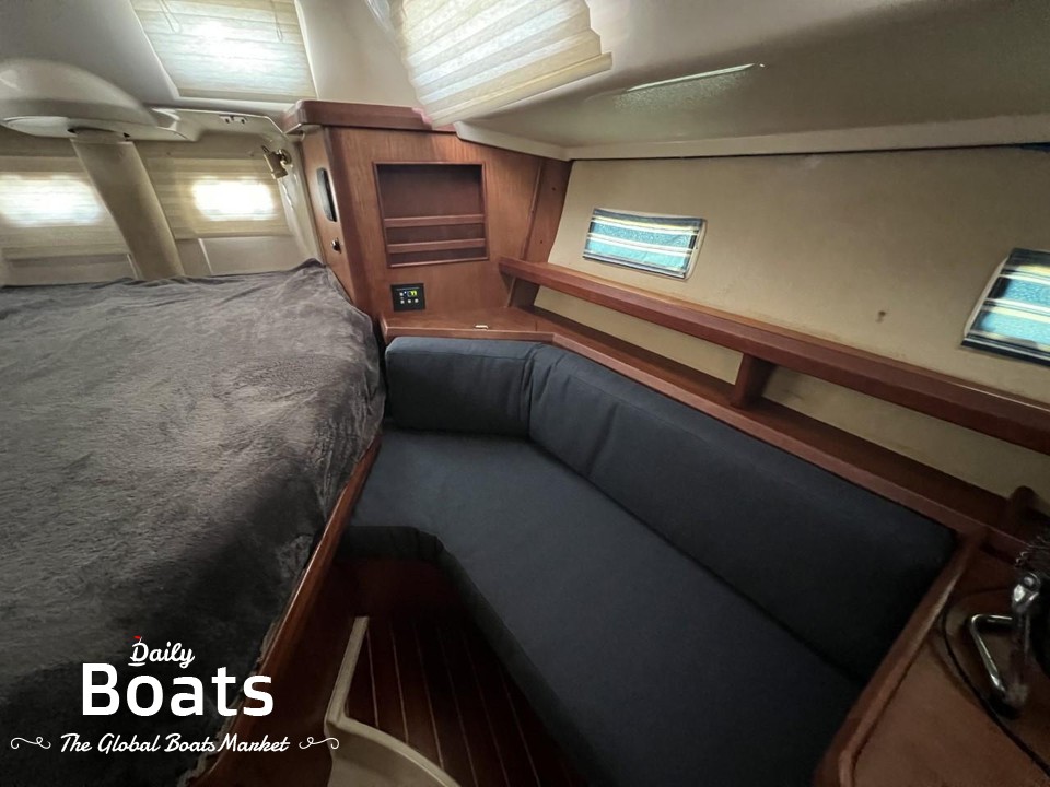 1994 Hunter 42 Passage for sale. View price, photos and Buy 1994 Hunter ...