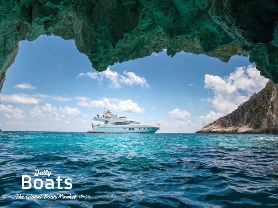 2005 Azimut 68 Plus for sale. View price, photos and Buy 2005 Azimut 68 ...