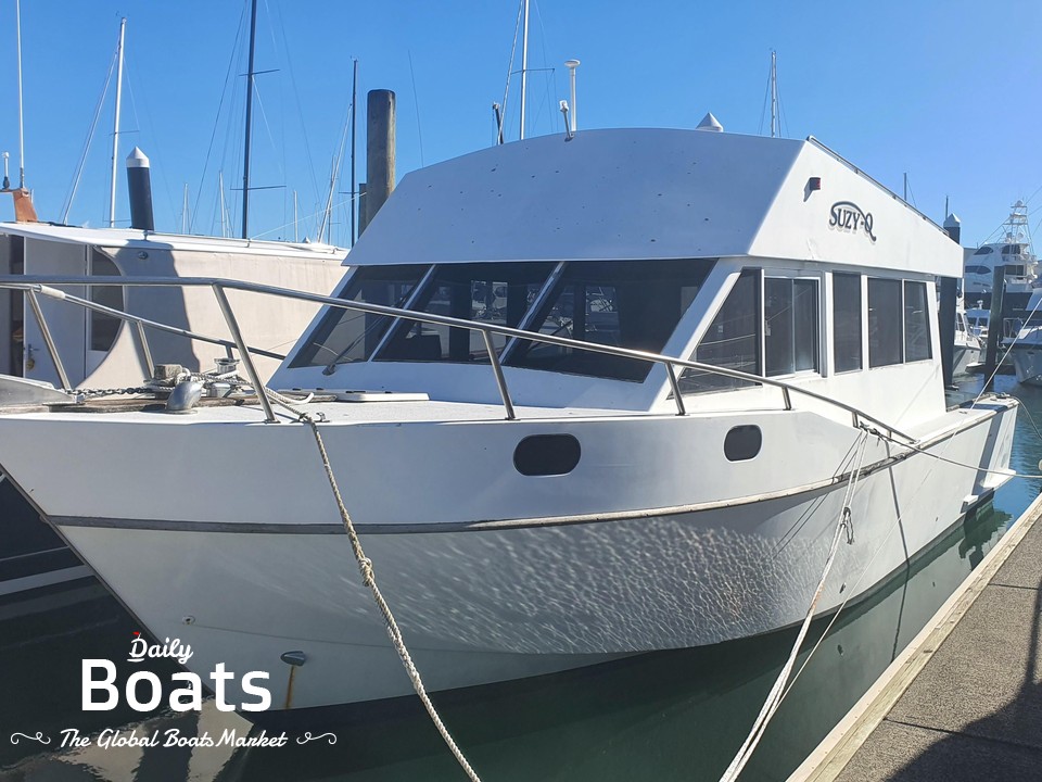 1993 Motor Yacht Hamilton Well Sedan for sale. View price, photos and ...