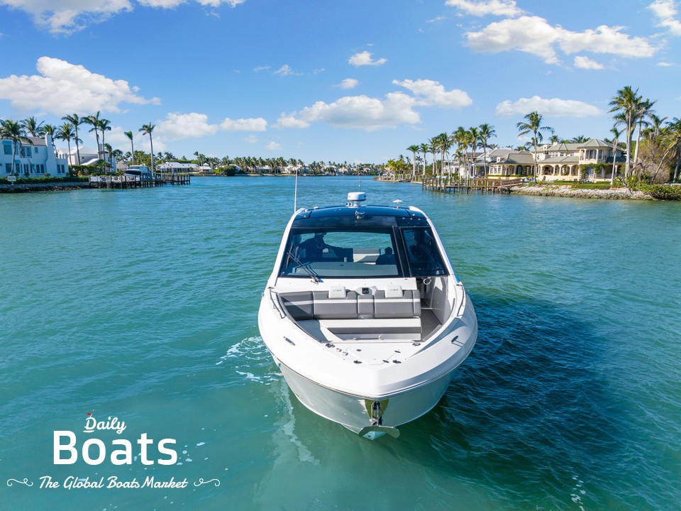 2021 Cruisers Yachts 42 Gls Outboard for sale. View price, photos and ...