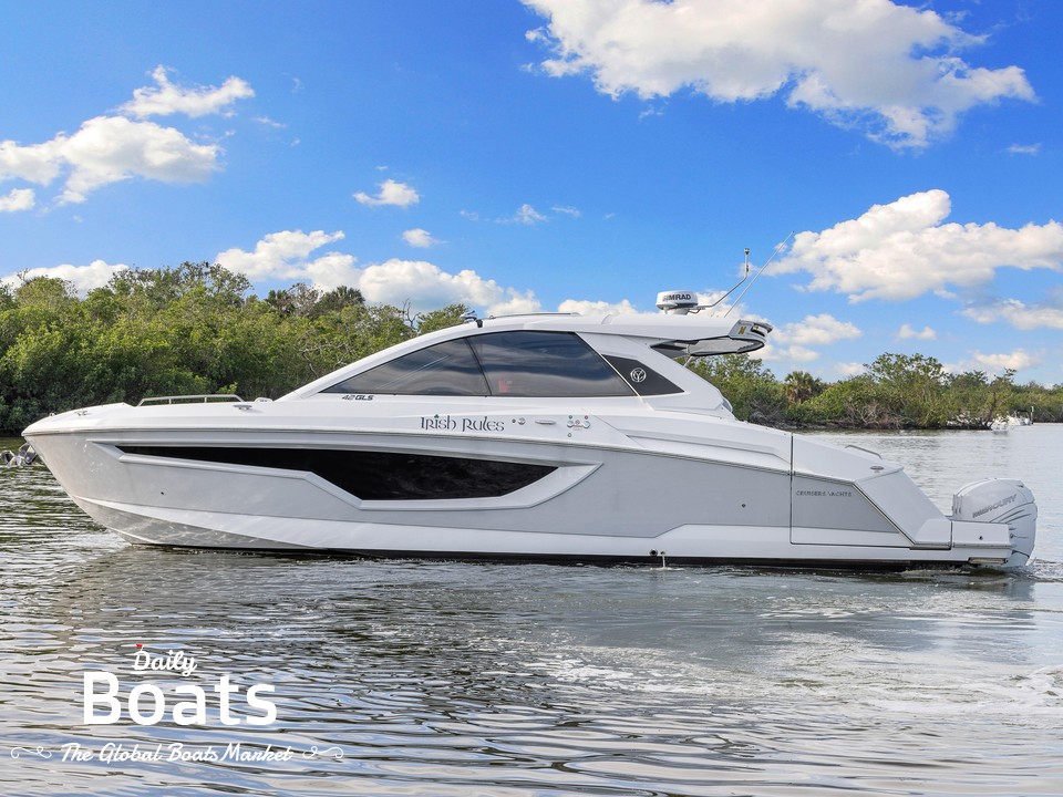 2021 Cruisers Yachts 42 Gls Outboard for sale. View price, photos and ...