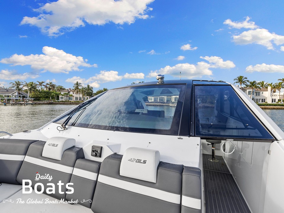 2021 Cruisers Yachts 42 Gls Outboard for sale. View price, photos and ...