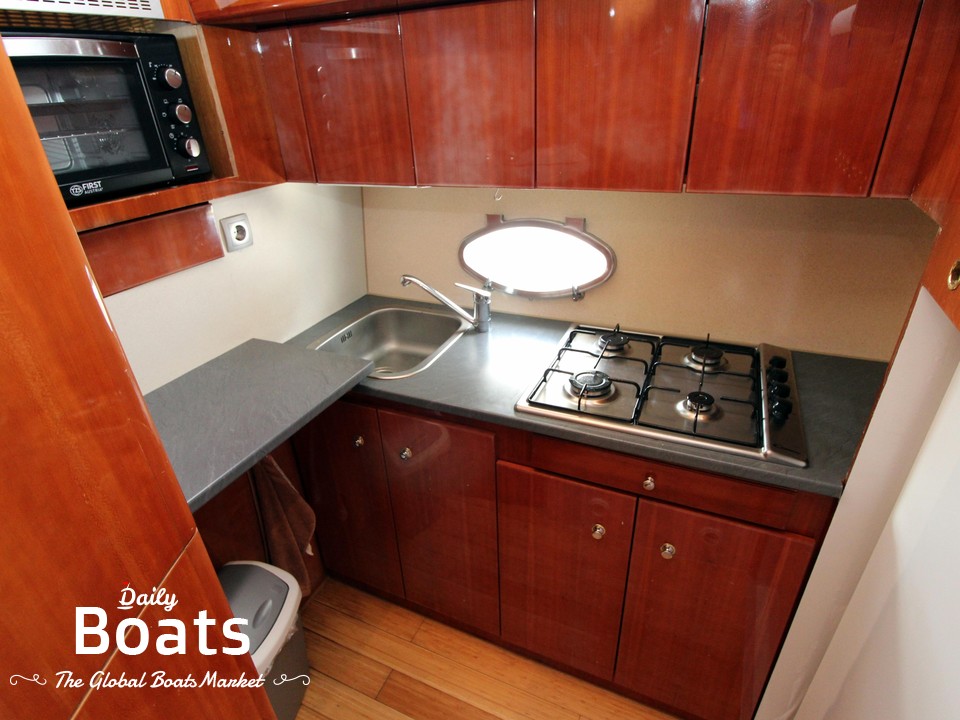 1996 Azimut 54-58 Fly for sale. View price, photos and Buy 1996 Azimut ...