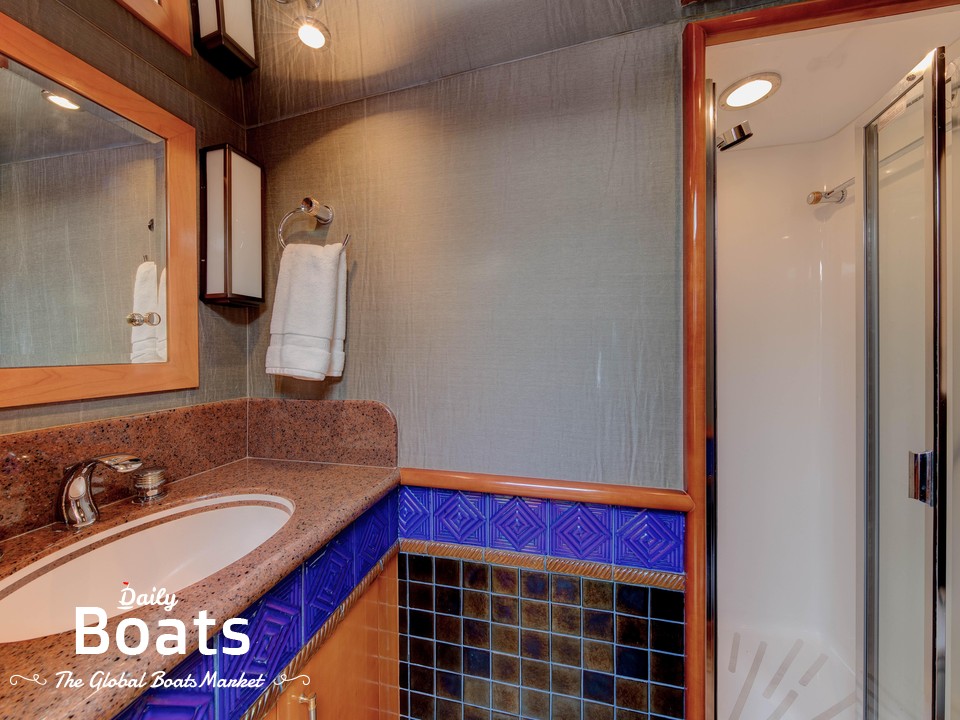 2000 Hatteras 90 Enclosed Sports Fish for sale. View price, photos and ...