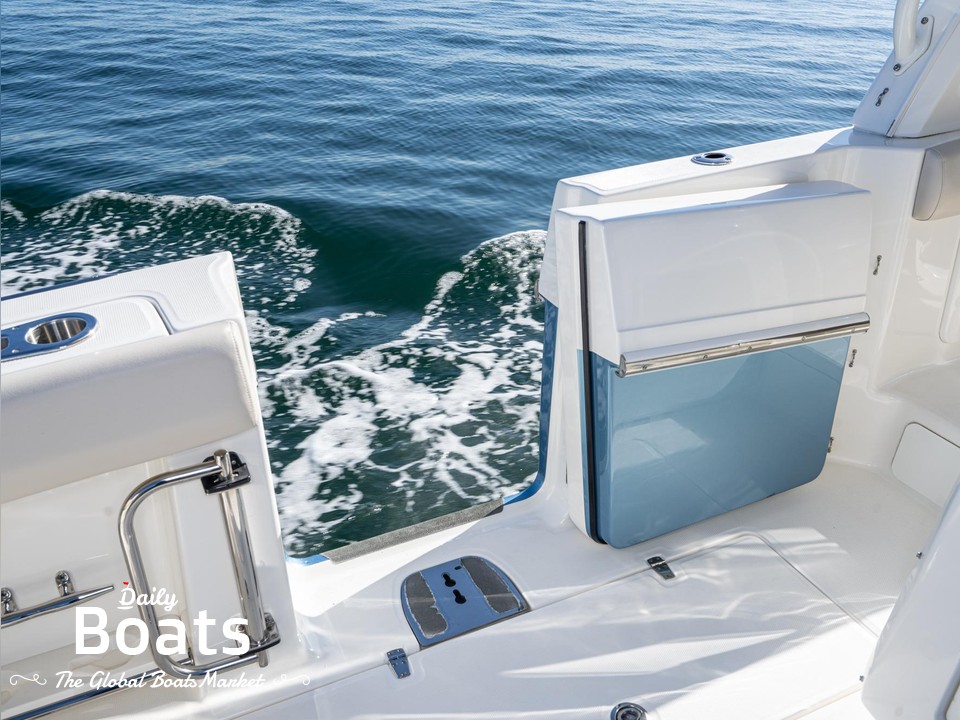 2017 Boston Whaler 420 Outrage for sale. View price, photos and Buy ...