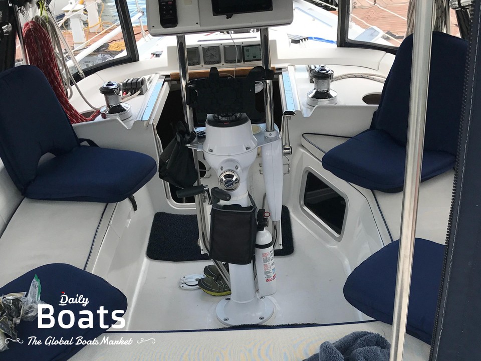 2000 Hunter 420 Passage Center Cockpit for sale. View price, photos and ...