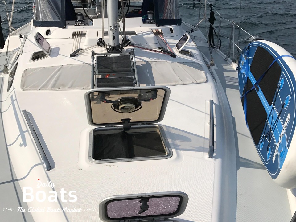 2000 Hunter 420 Passage Center Cockpit for sale. View price, photos and ...