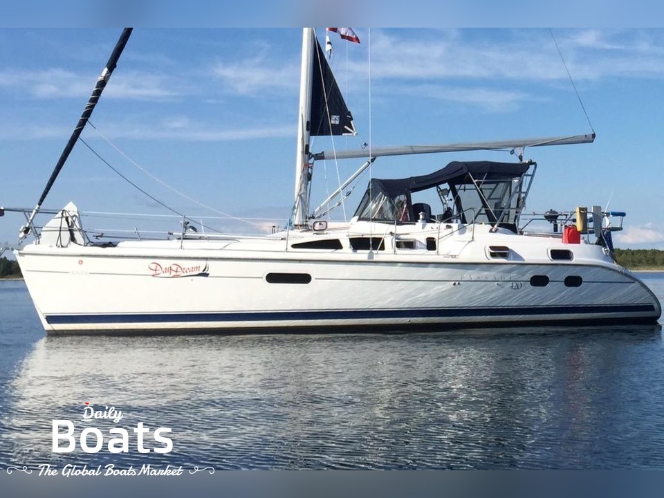 2000 Hunter 420 Passage Center Cockpit for sale. View price, photos and ...