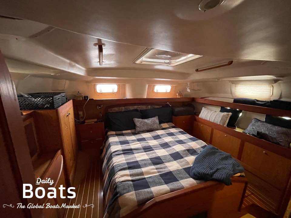 2000 Hunter 420 Passage Center Cockpit for sale. View price, photos and ...