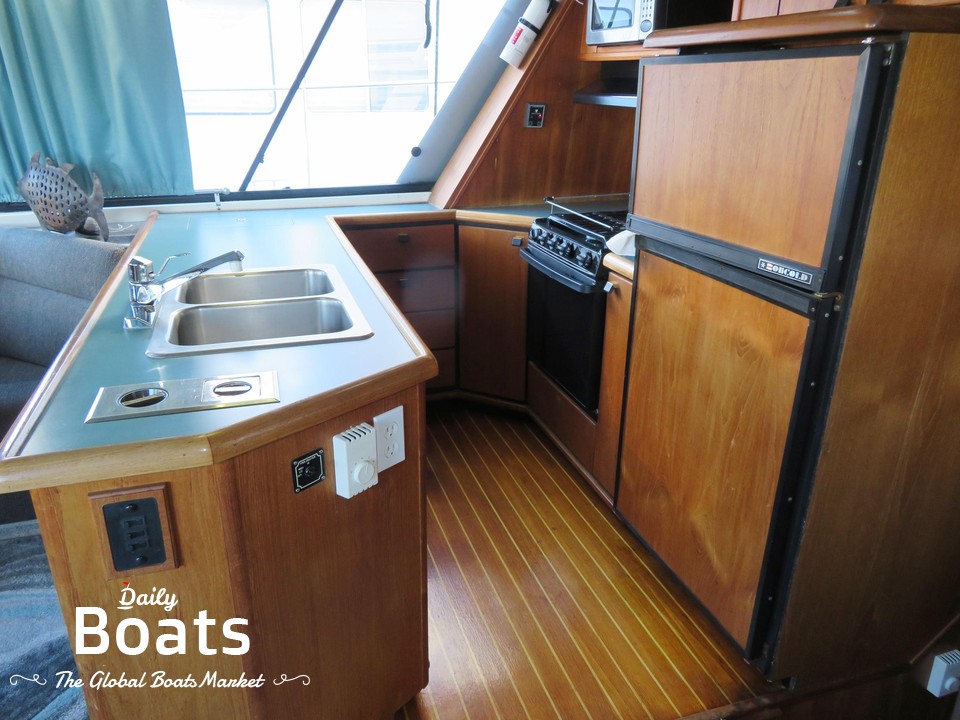 1989 Bayliner 4588 Pilothouse for sale. View price, photos and Buy 1989 ...
