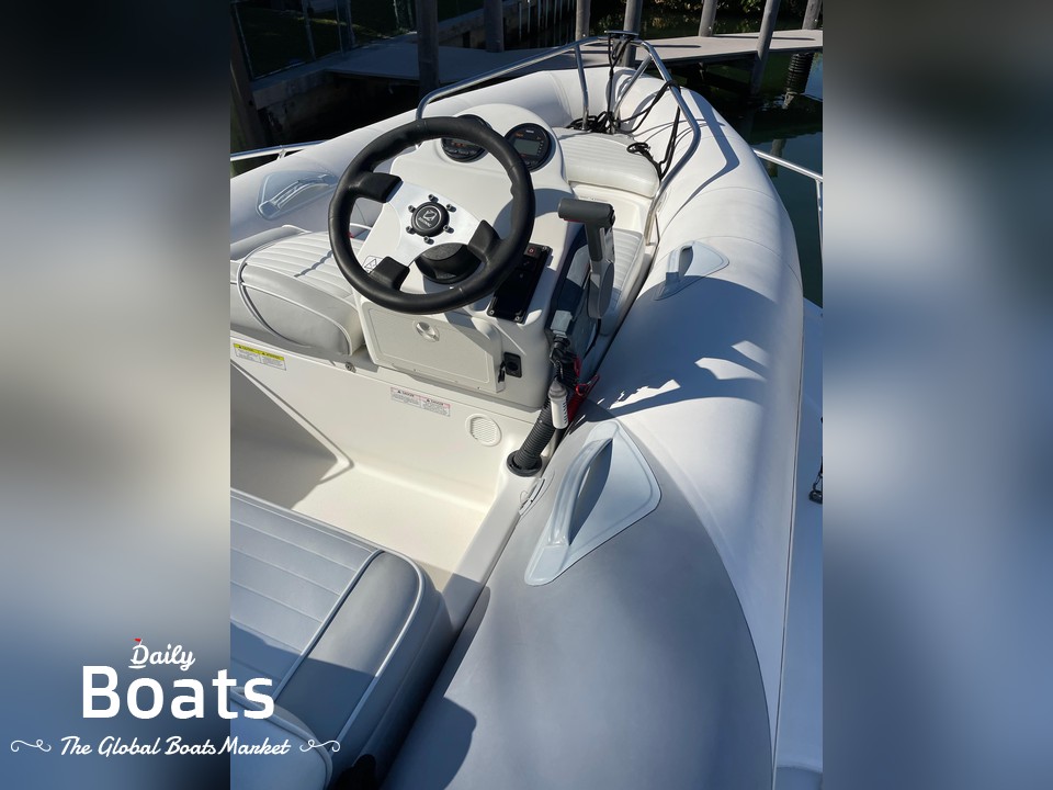 2003 Riviera 47 Series Flybridge for sale. View price, photos and Buy ...