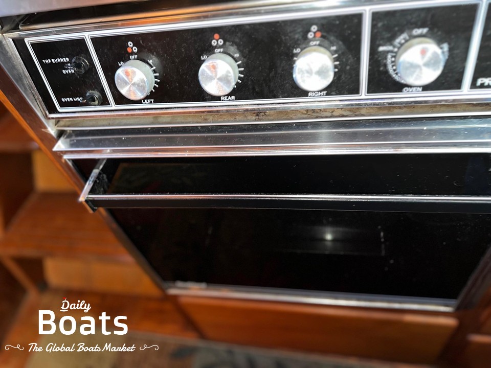 1986 Present Yachts 46 Trawler Cpmy for sale. View price, photos and ...