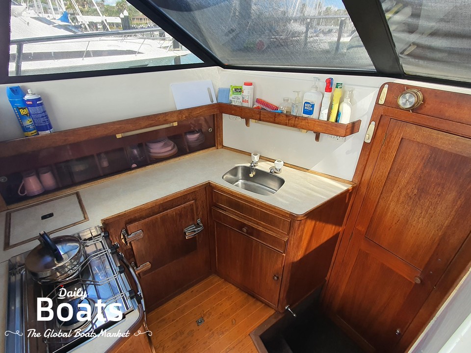 1984 Motor Yacht Markline 1000 for sale. View price, photos and Buy ...