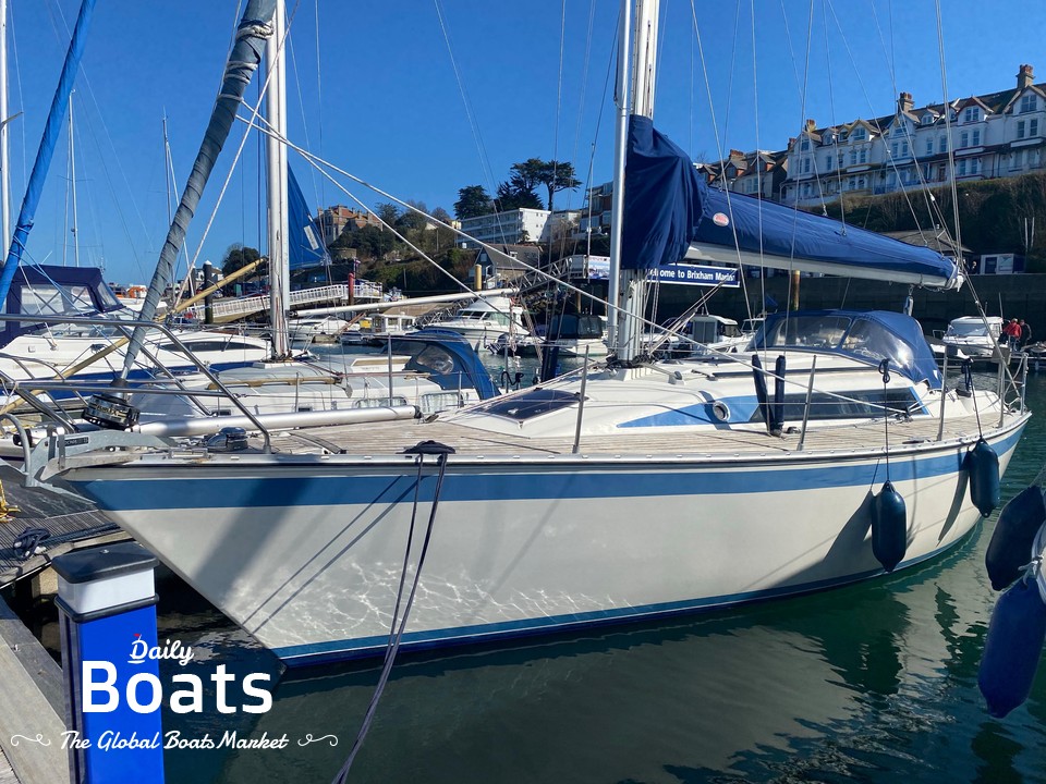 1990 Friendship 33 for sale. View price, photos and Buy 1990 Friendship ...