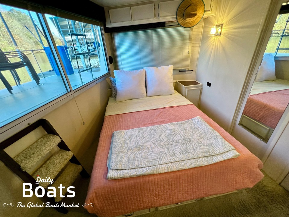 1986 Harbor Master 14 X 47 Houseboat for sale. View price, photos and ...