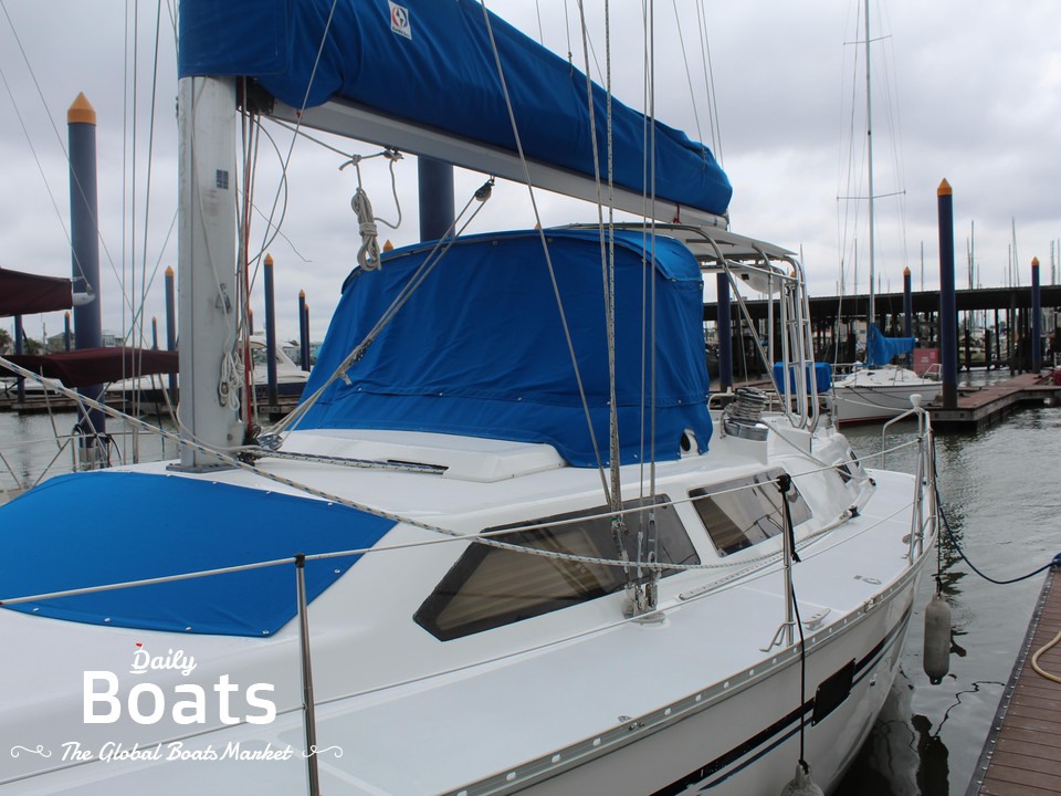 1993 Hunter Passage 42 for sale. View price, photos and Buy 1993 Hunter ...