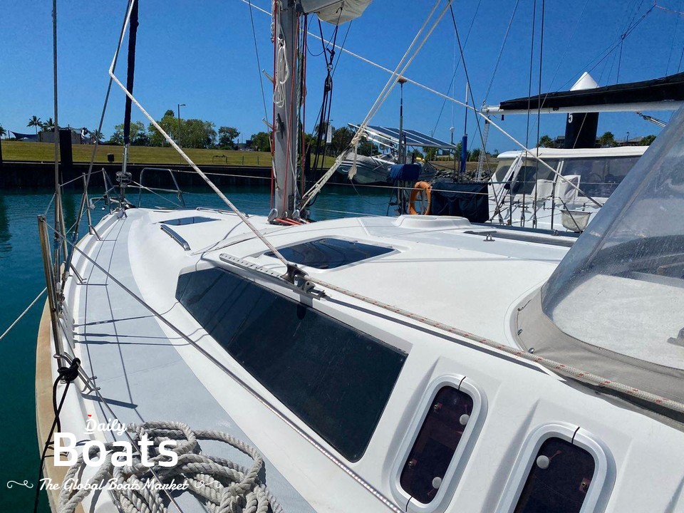 1997 Hunter 430 for sale. View price, photos and Buy 1997 Hunter 430 ...