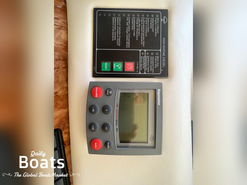 2001 Azimut 68 Plus for sale. View price, photos and Buy 2001 Azimut 68 ...