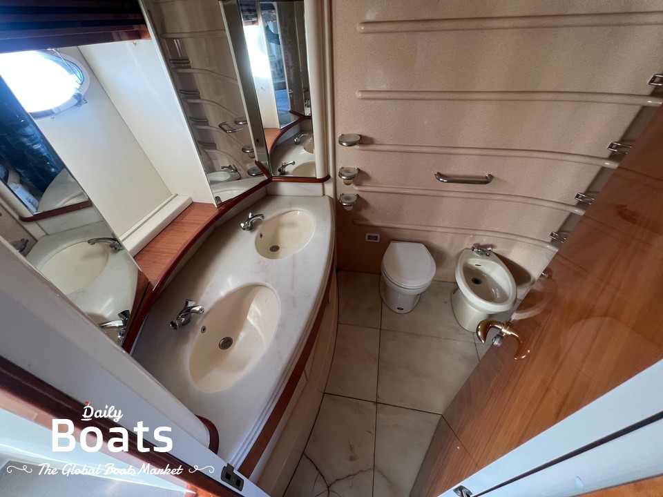 2001 Azimut 68 Plus for sale. View price, photos and Buy 2001 Azimut 68 ...