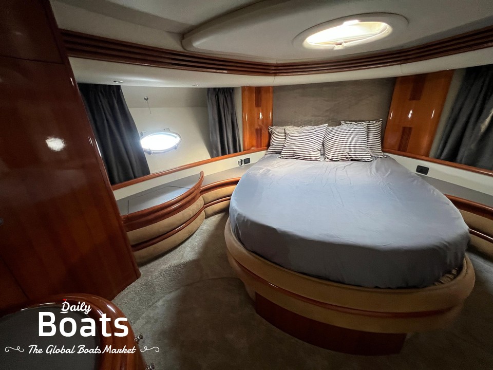 2001 Azimut 68 Plus for sale. View price, photos and Buy 2001 Azimut 68 ...