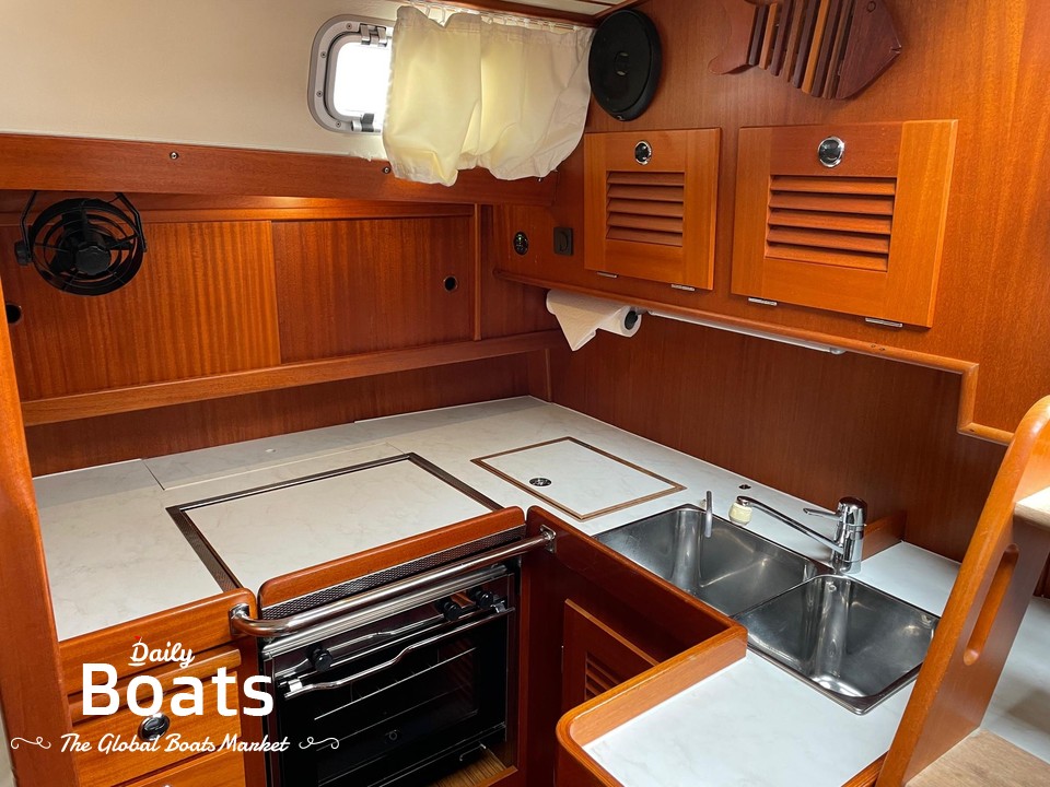 2000 Hallberg-Rassy 39 for sale. View price, photos and Buy 2000 ...