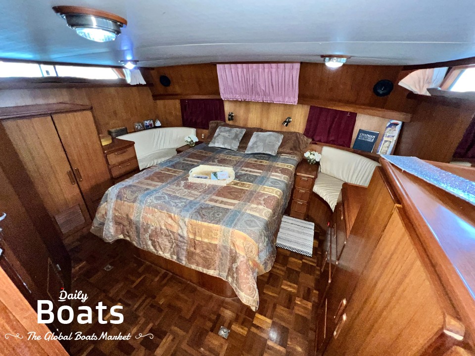 1990 Jefferson 46 Sundeck for sale. View price, photos and Buy 1990 ...