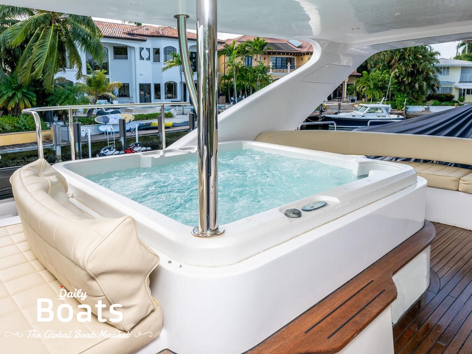 2000 Azimut 70 Sea-Jet for sale. View price, photos and Buy 2000 Azimut ...