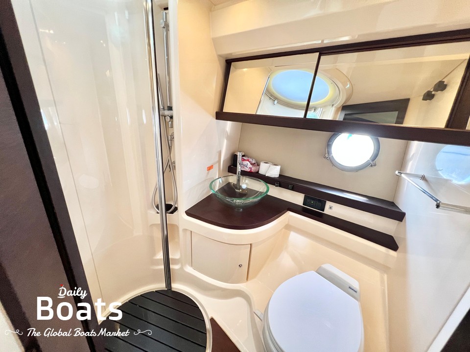 2009 Azimut 43S for sale. View price, photos and Buy 2009 Azimut 43S ...