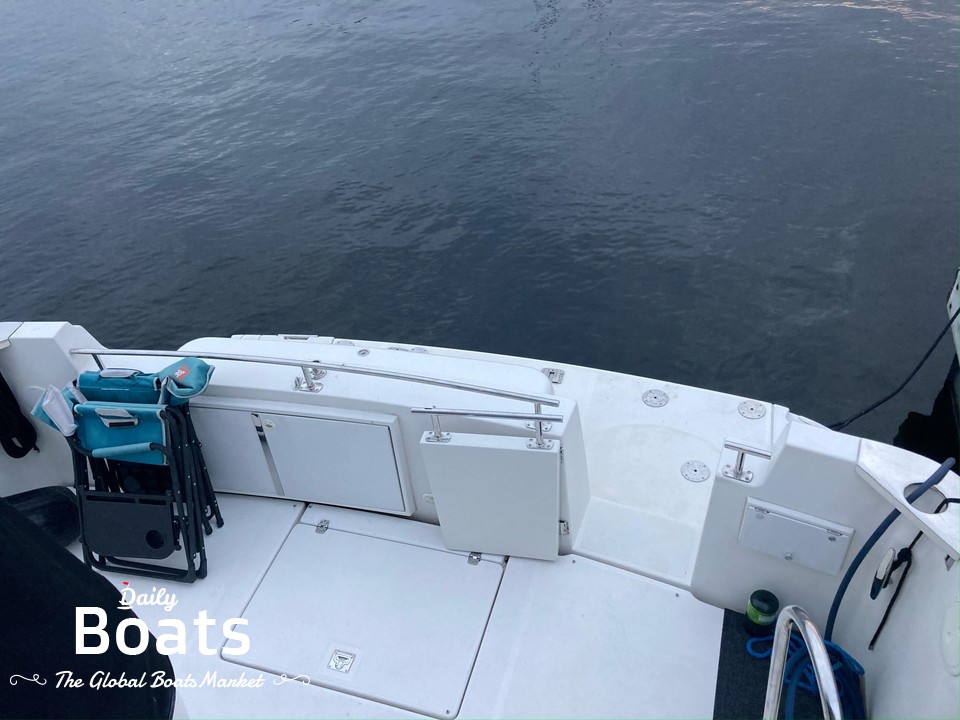 2005 Carver 44 Cockpit Motor Yacht for sale. View price, photos and Buy ...