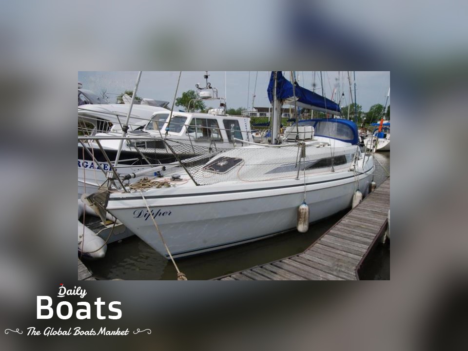 Hunter channel 323 for sale - Daily Boats