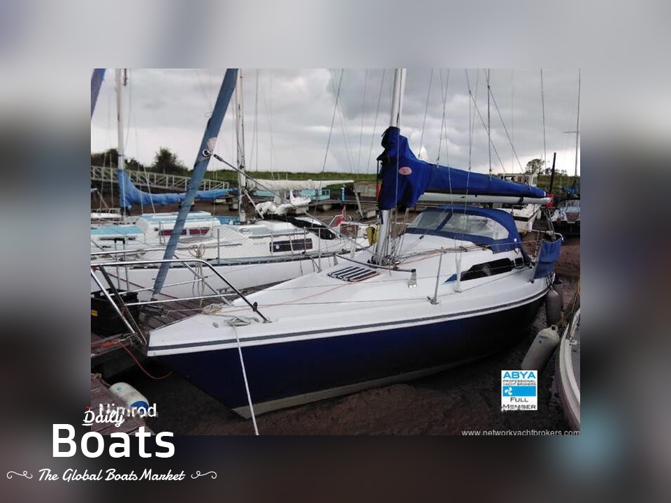 1990 Hunter Horizon 272 for sale. View price, photos and Buy 1990 ...