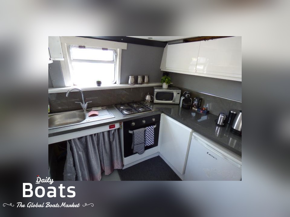 1973 Wide Beam Narrowboat Laurence Brown Of Brecon for sale. View price ...