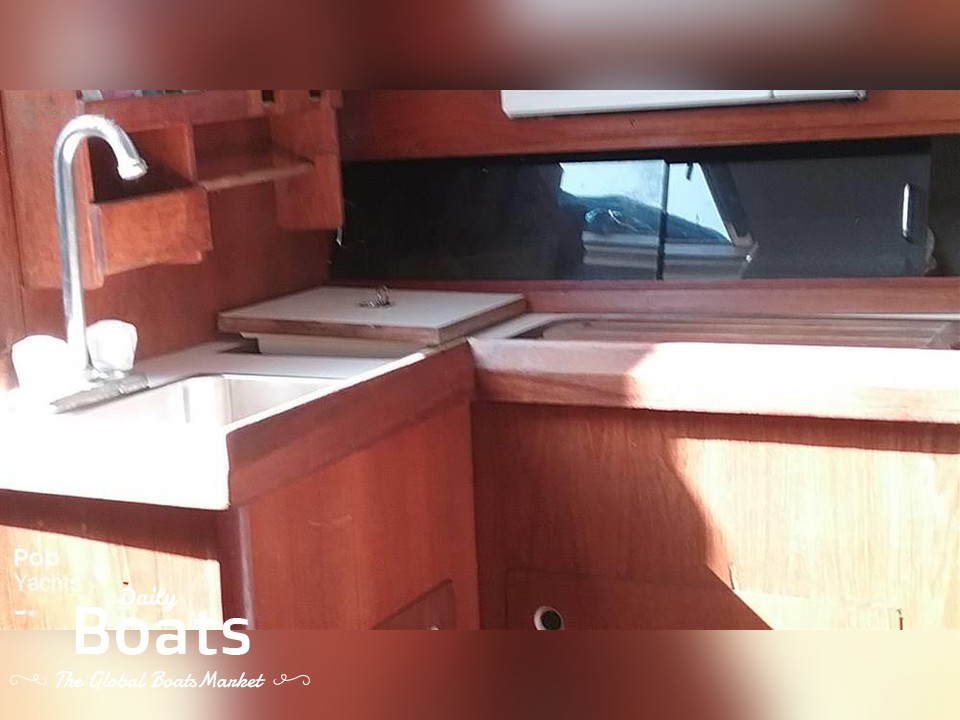 1986 Hunter Legend 28.5 for sale. View price, photos and Buy 1986 ...