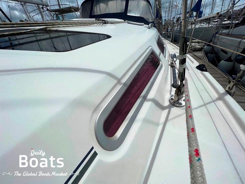 2005 Hunter Legend 38 for sale. View price, photos and Buy 2005 Hunter ...