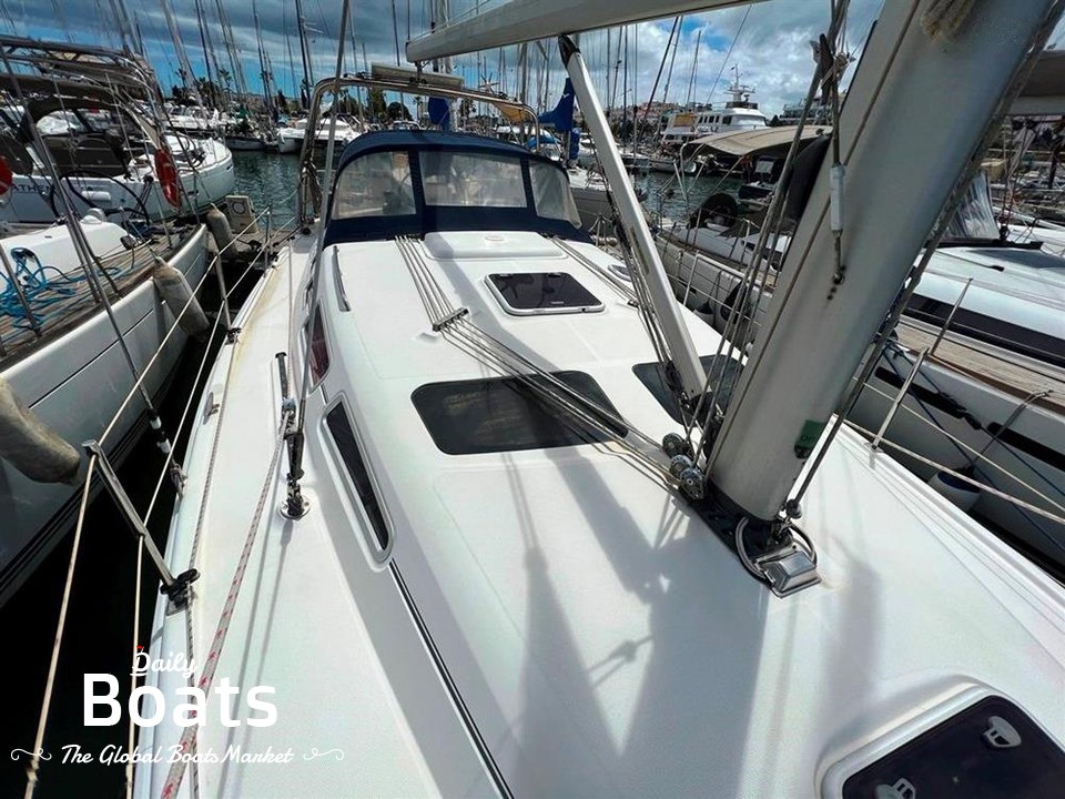 2005 Hunter Legend 38 for sale. View price, photos and Buy 2005 Hunter ...