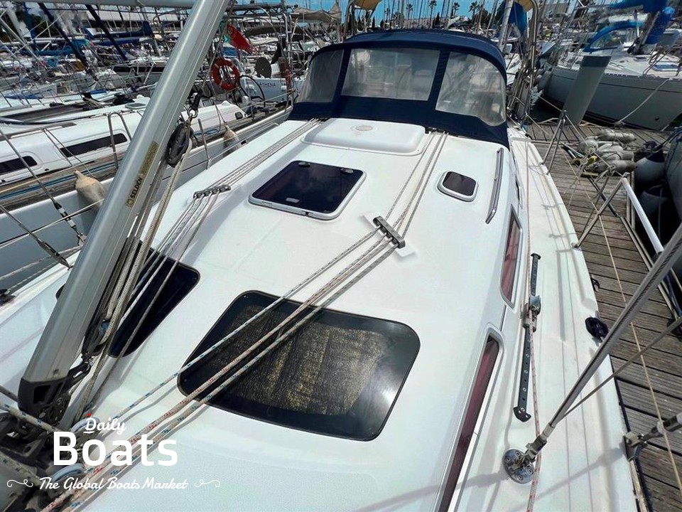 2005 Hunter Legend 38 for sale. View price, photos and Buy 2005 Hunter ...