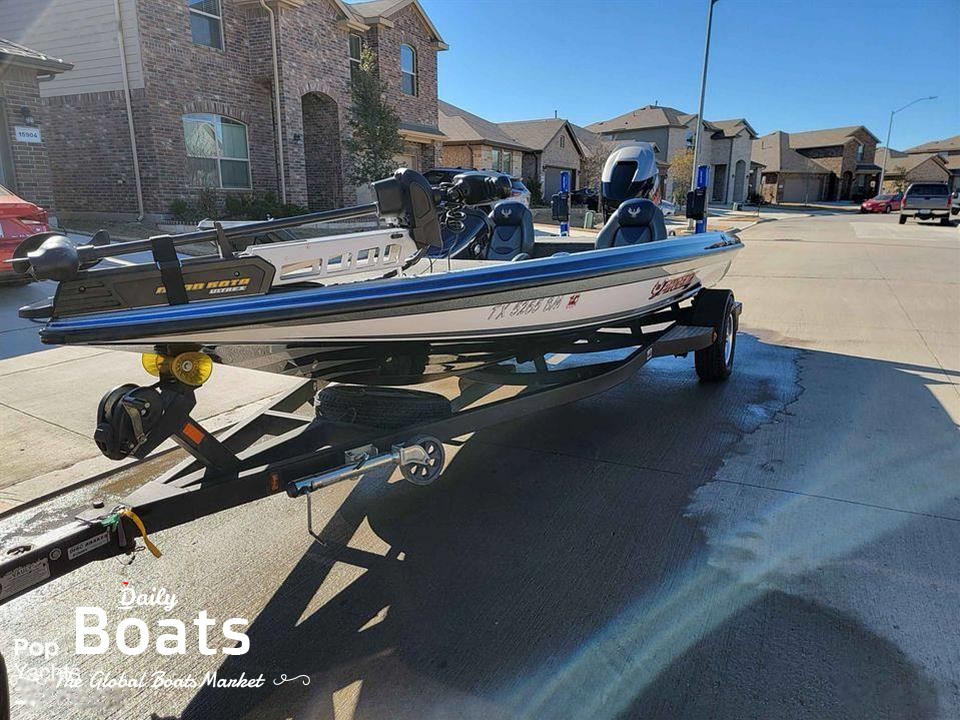 Used Phoenix 618 pro for sale - Daily Boats