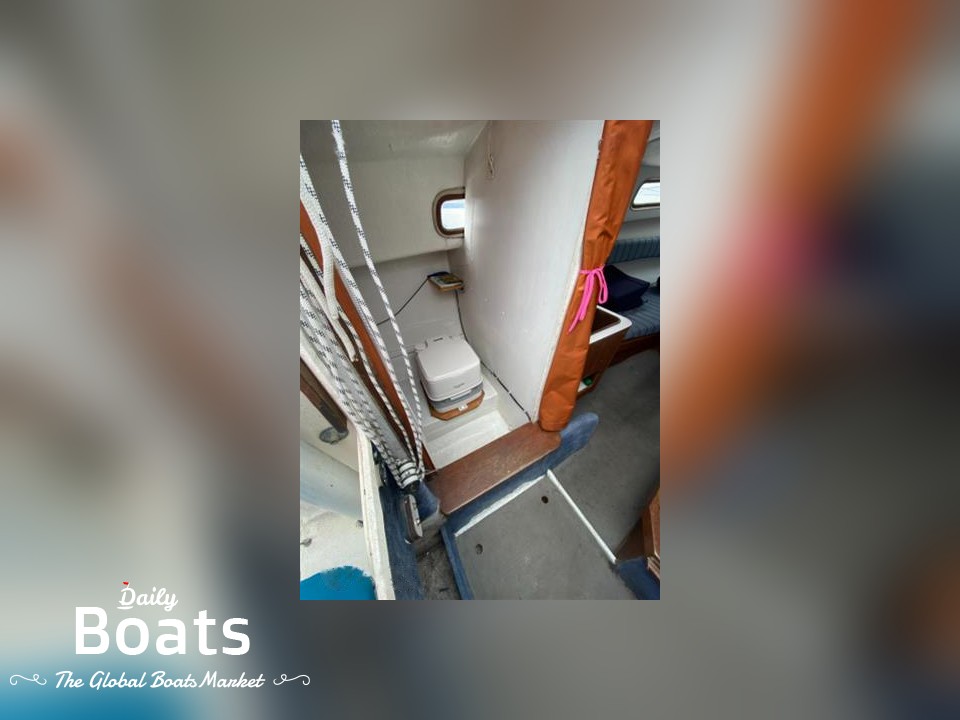 1980 Hunter Liberty 22 for sale. View price, photos and Buy 1980 Hunter ...