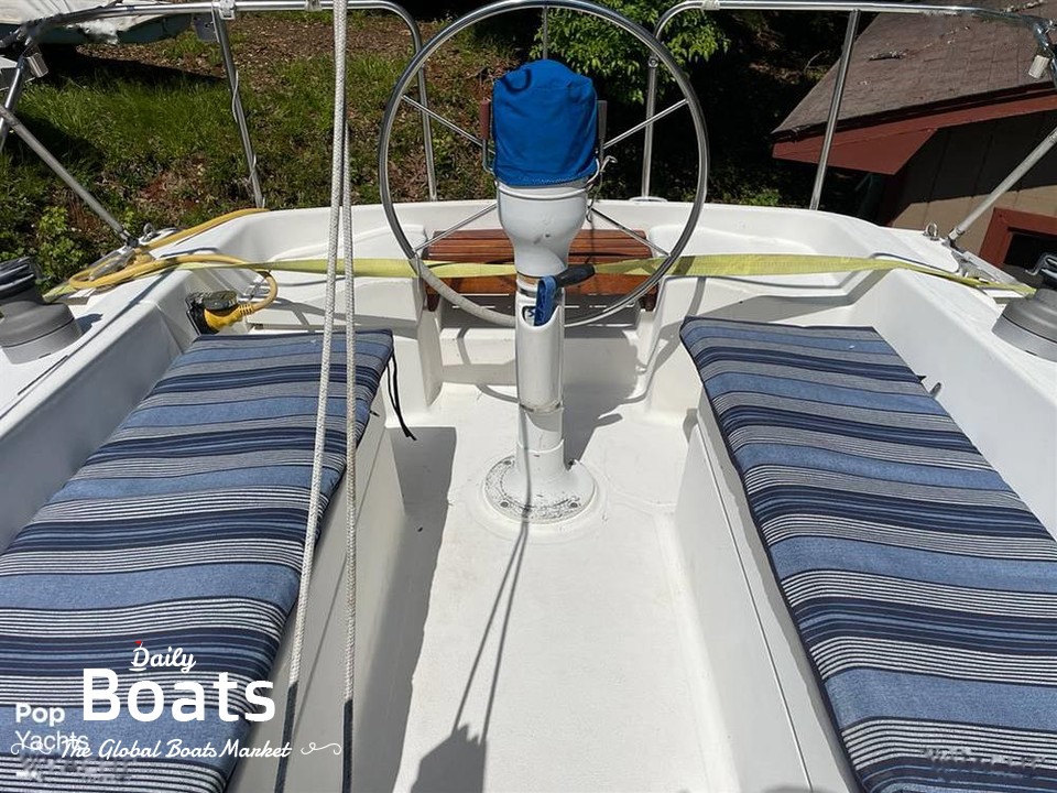 1986 Hunter Legend 28.5 for sale. View price, photos and Buy 1986 ...