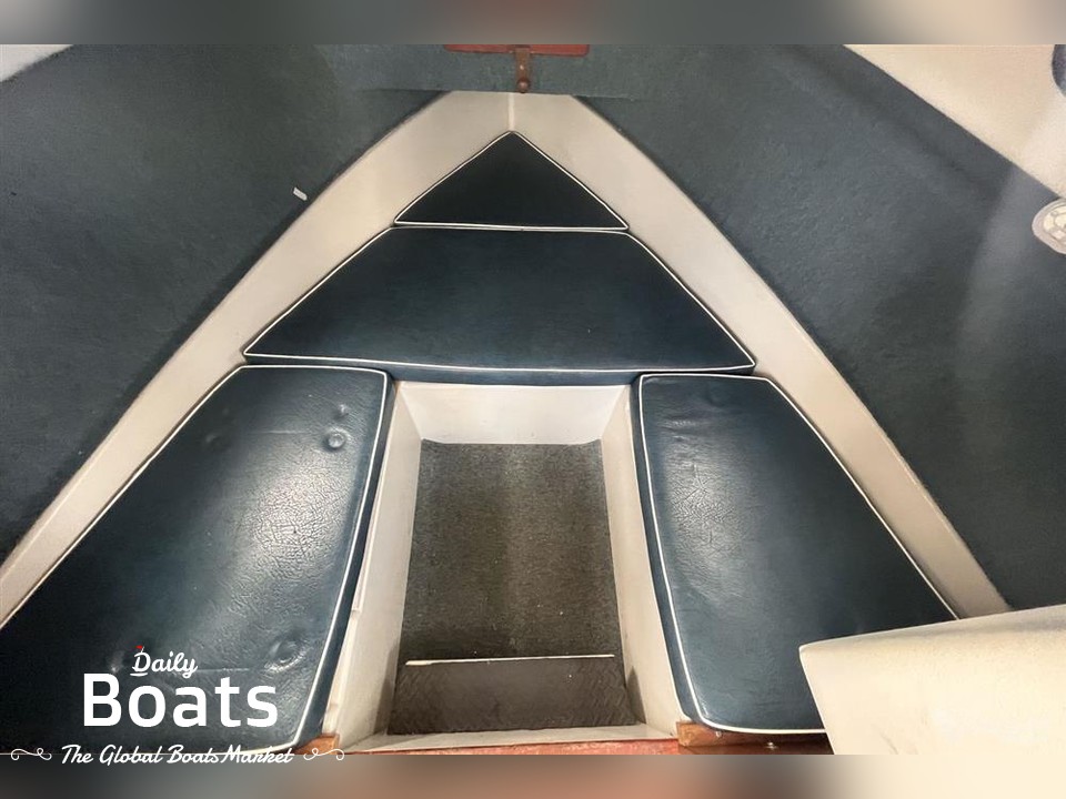 1997 Hardy Motor Boats 24 Fast Fisher for sale. View price, photos and ...