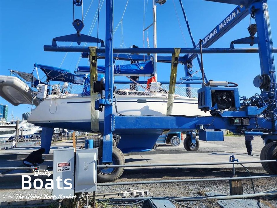 1992 Hunter 33.5 for sale. View price, photos and Buy 1992 Hunter 33.5 ...