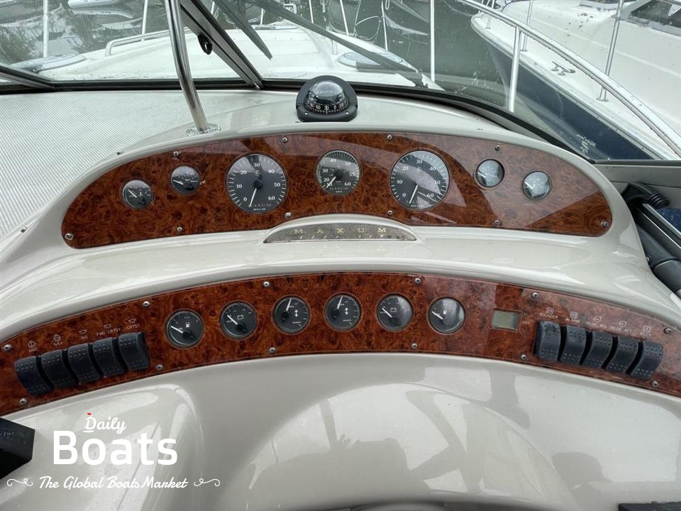 1998 Maxum 3000 Scr for sale. View price, photos and Buy 1998 Maxum ...