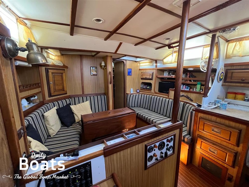 1989 Bruce Roberts Yachts Mauritius 43 for sale. View price, photos and ...