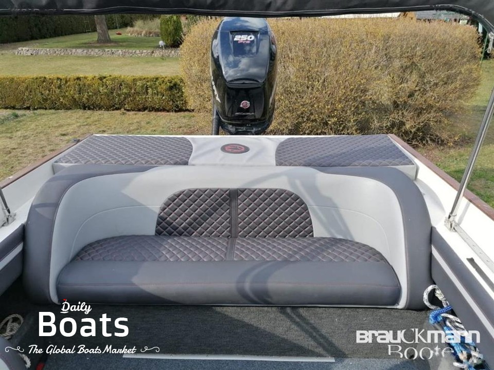 1992 Manta Offshore for sale. View price, photos and Buy 1992 Manta ...