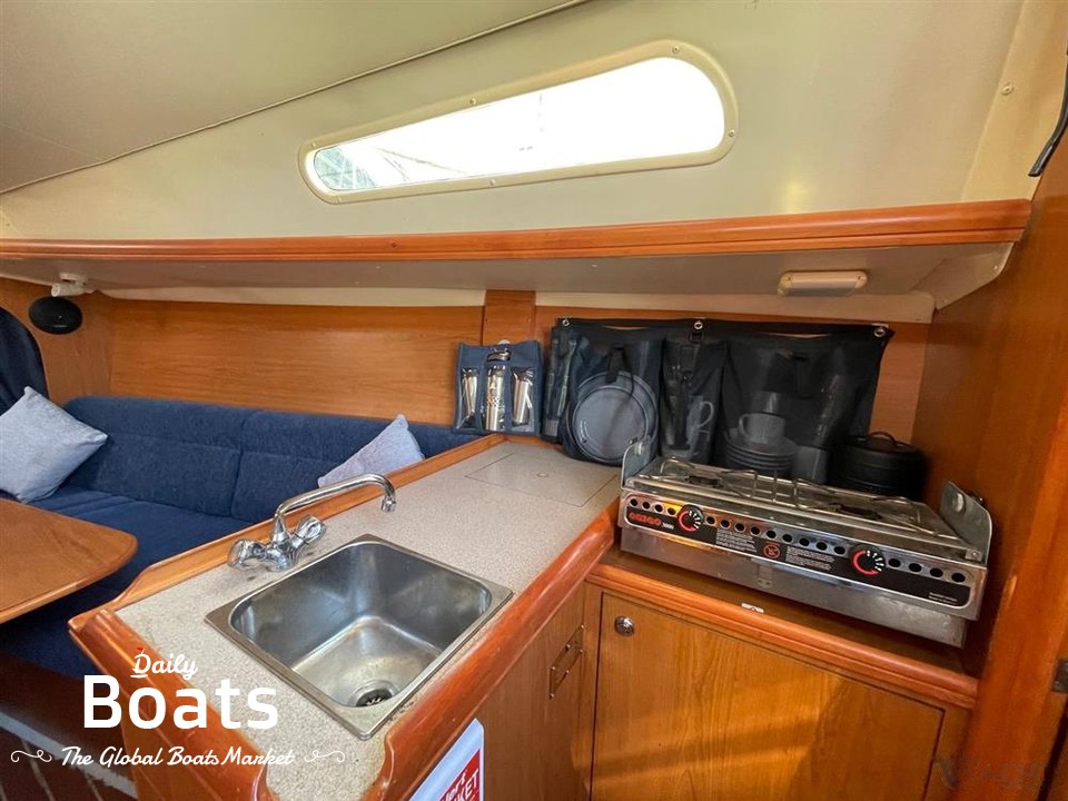 2007 Hunter Legend 27 for sale. View price, photos and Buy 2007 Hunter ...