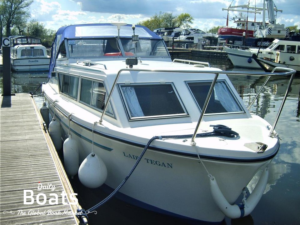 1996 Viking 26 Wide Beam for sale. View price, photos and Buy 1996 ...