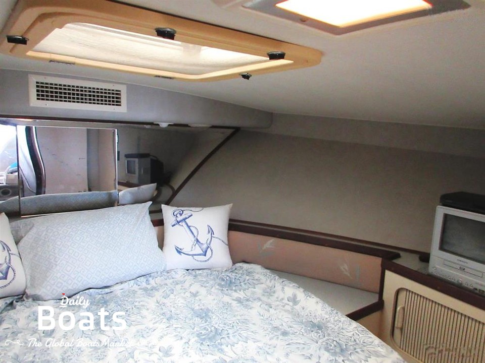 1990 Hatteras Yachts 38 Convertible for sale. View price, photos and ...