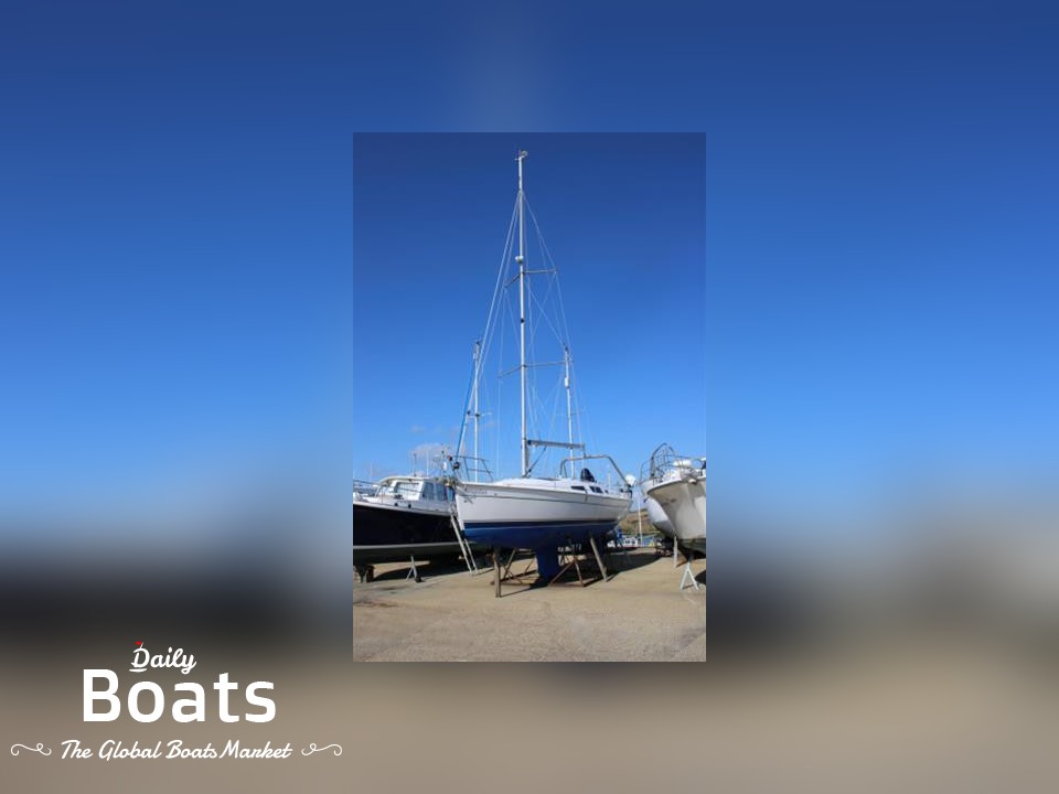 2004 Hunter Legend 33 for sale. View price, photos and Buy 2004 Hunter ...