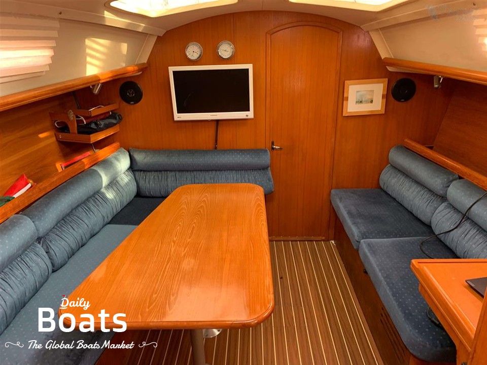 2004 Hunter Legend 33 for sale. View price, photos and Buy 2004 Hunter ...