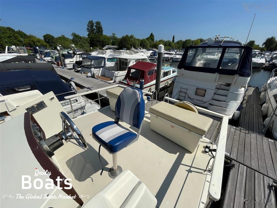 1983 Birchwood Boats 31 Commodore for sale. View price, photos and Buy ...